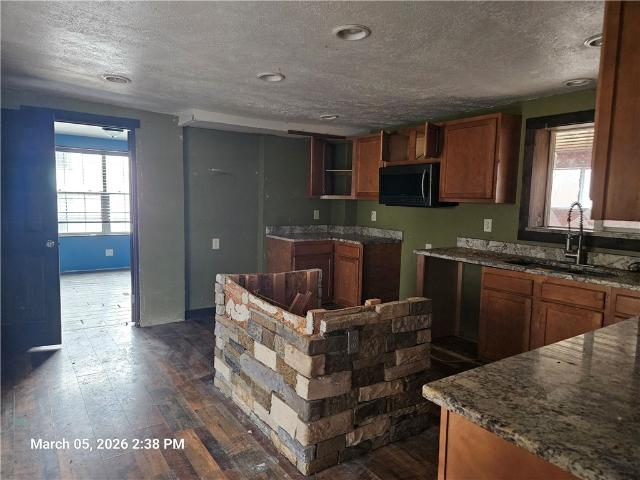 233 Main St