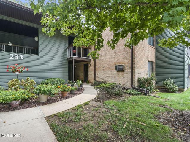 233 Medford Court Unit E
