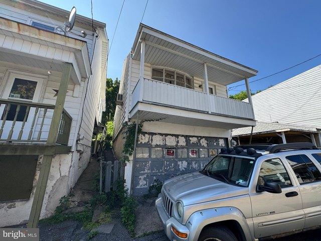 233 Middle St, Minersville, PA 17954