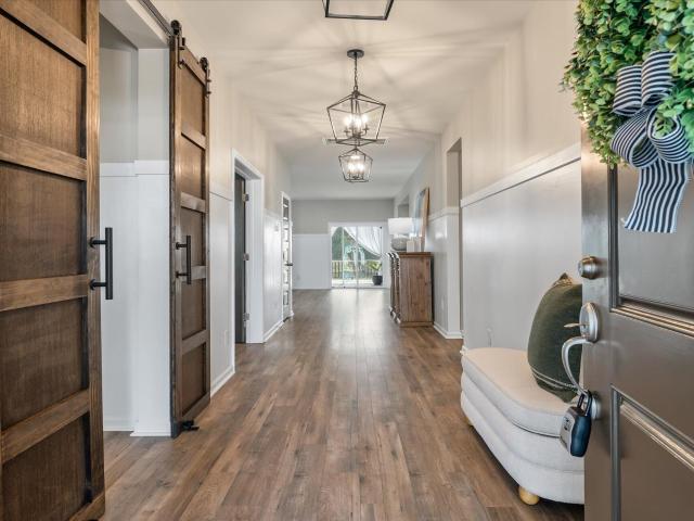 233 Narrowleaf Avenue