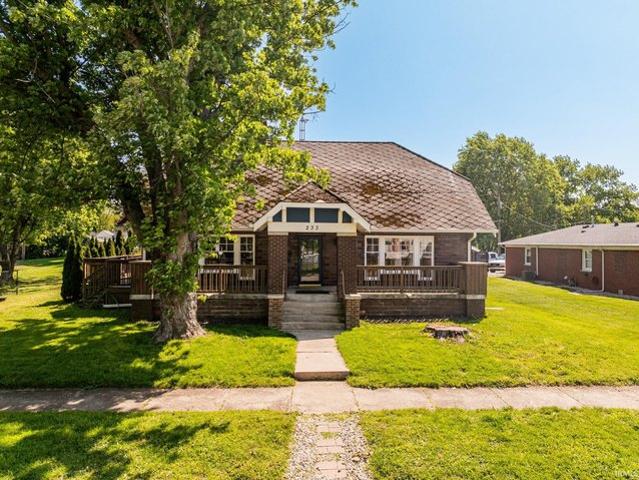 233 S Broadway St, Albany, IN 47320
