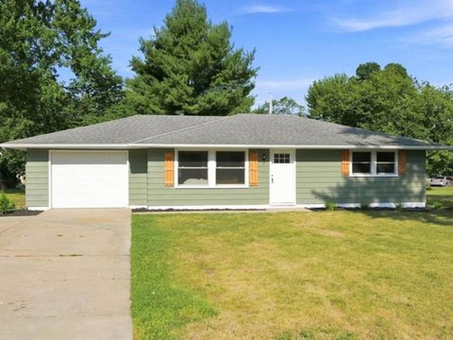 233 S Division St, Auburn, IN 46706
