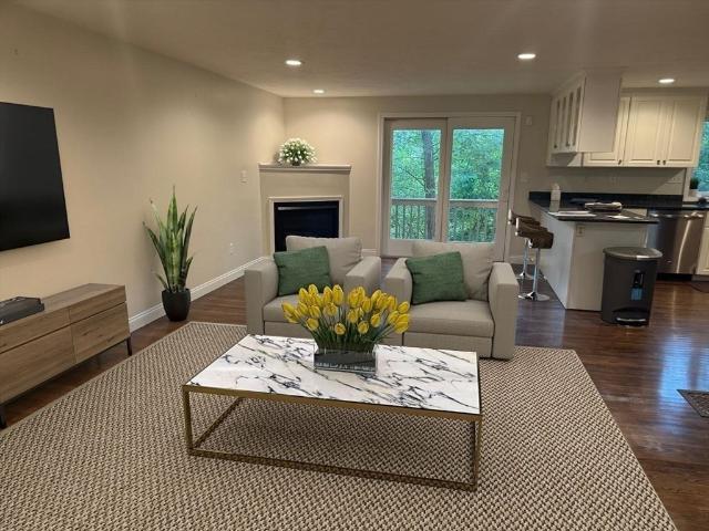 233 Saint Mary St Unit 10, Needham, US, MA