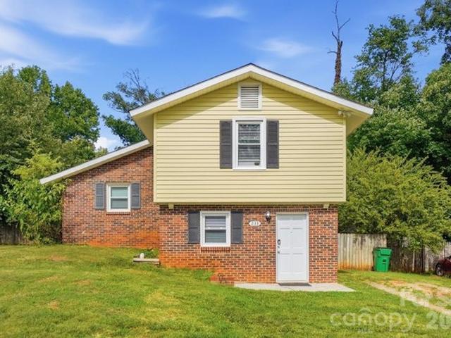 233 Scottie Pl, Charlotte, NC 28217