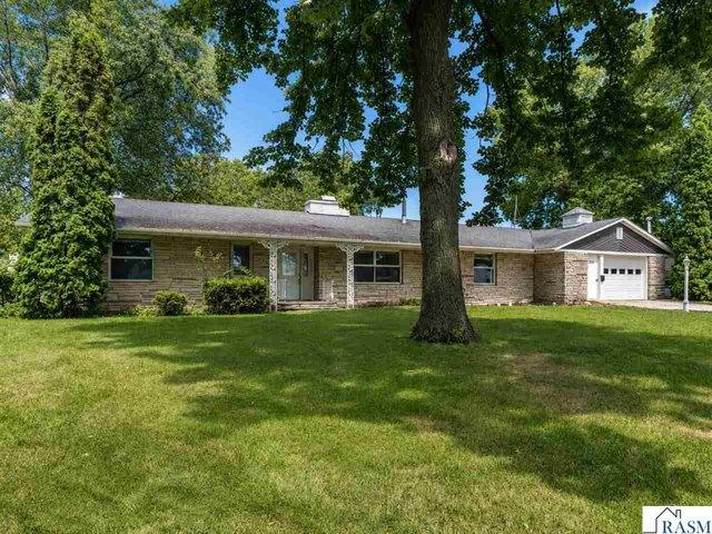 233 SE 2nd St, Madelia, MN 56062