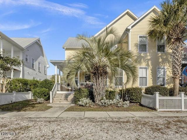 233 Silver Sloop Way, Carolina Beach, NC 28428
