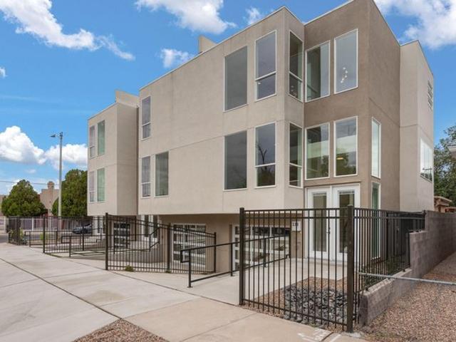 233 Stover Ave SW, Albuquerque, NM 87102