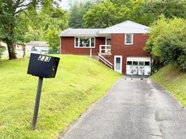 233 Susquehanna Ave, Lock Haven, PA 17745