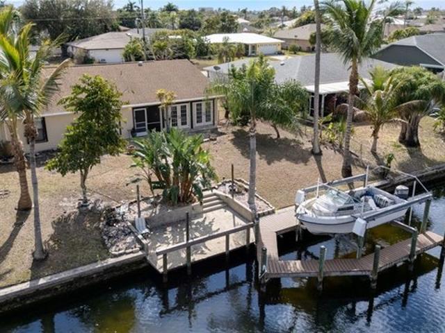 233 SW 42nd Ter, Cape Coral, FL 33914