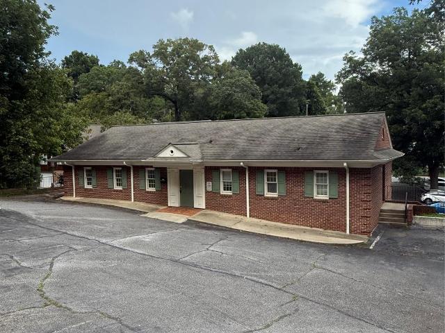 233 SW Main Street