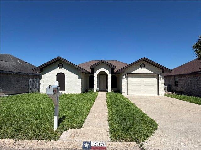 233 River Oak Ave, Rio Grande City, TX 78582