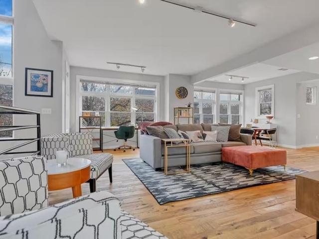 233 W Poplar Ave Unit 2, Columbus, OH 43215