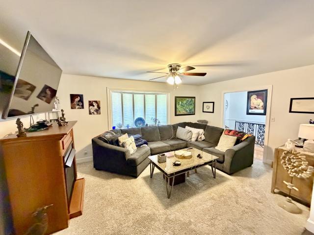 233 Twin Hill Dr