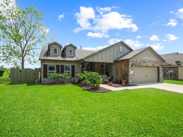 233 Twin Lakes Boulevard