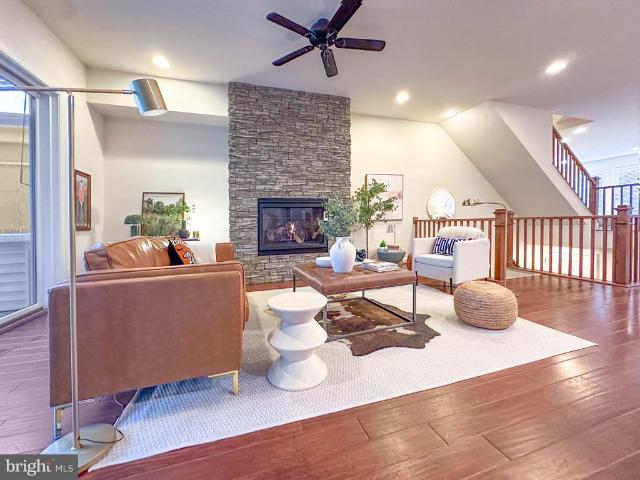23448 Epperson Square