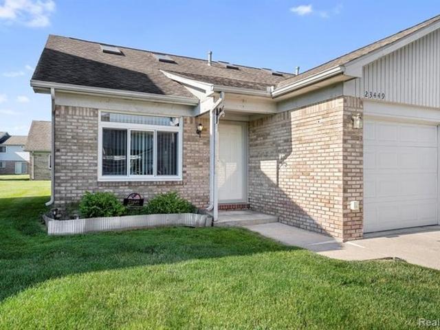 23449 Reading Ct, Brownstown Township, MI 48183