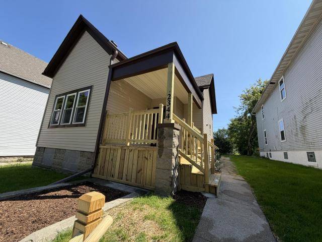 2344 N Dr William Finlayson St