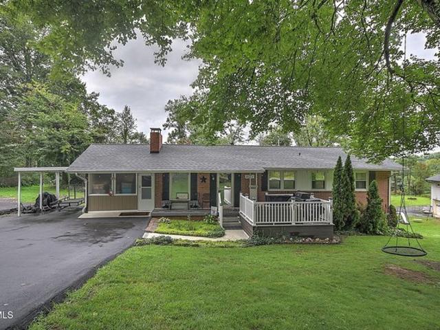 2344 Stuart Dr, Kingsport, TN 37664