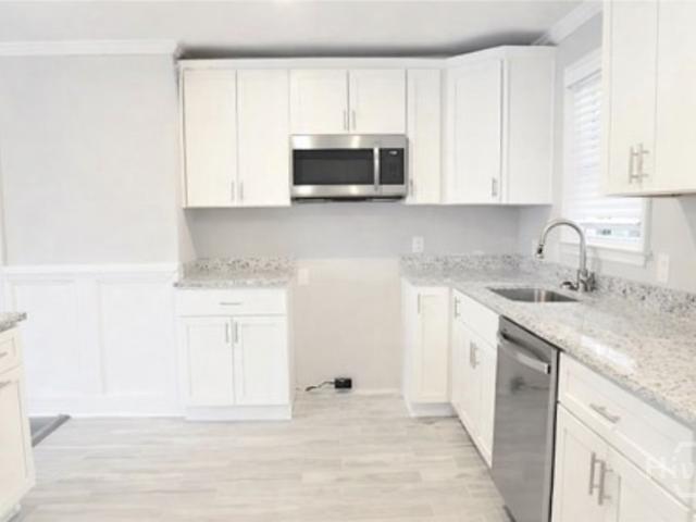 2344 & 1/2 Camelia Court