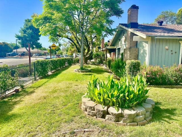2345 N Vagedes Ave 2 Bedroom Apartment for Rent at 2345 N Vagedes Ave, Fresno, CA 93705 Tower District