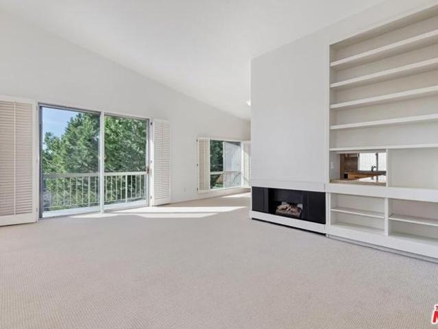 2345 Roscomare Rd #407, Los Angeles, CA 90077