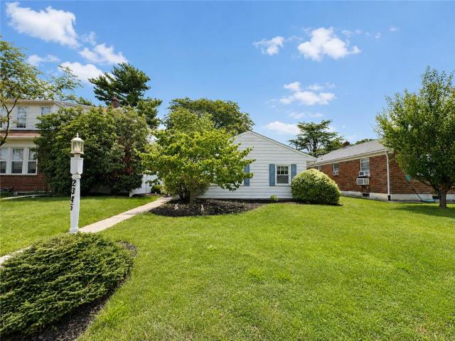 2345 W Fairview Street 2341