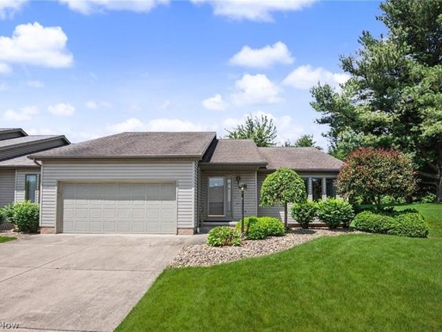 2345 Whispering Meadows Dr NE Unit B, Warren, OH 44483