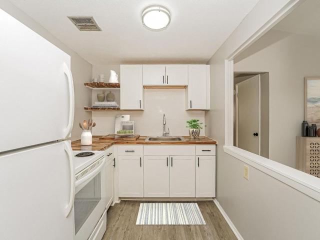 23464 Lorain Road 1 Bedroom Apartment for Rent at 23464 Lorain Rd, North Olmsted, OH 44070 North Olmsted