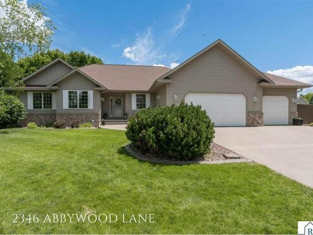2346 Abbywood Ln, North Mankato, MN 56003