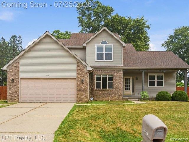 2347 Meadowlane Ct, Burton, MI 48519