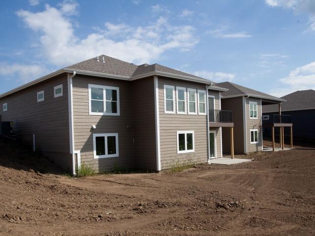2347 N 10th Avenue E, Newton, IA
