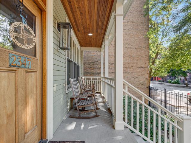 2347 N Geneva Terrace