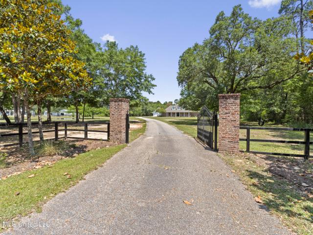 23480 Arcadia Farm Road