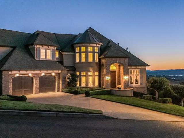 2348 NW Pinnacle Dr, Portland, OR 97229
