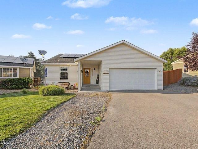 2348 James Martin Ct, Klamath Falls, OR 97601