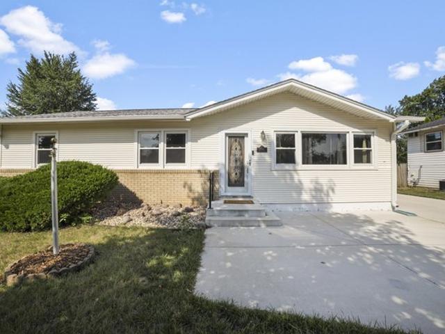 2348 Pioneer Dr, Beloit, WI 53511