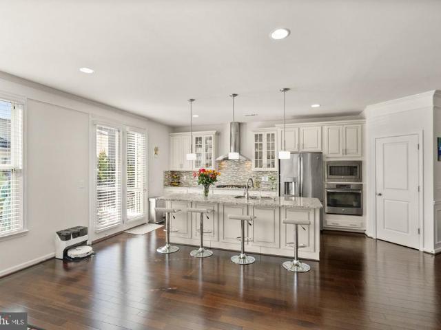 23491 Epperson Square