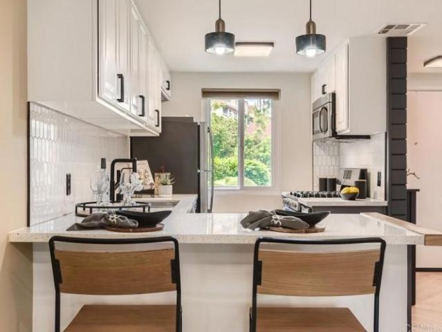 2349 Altisma Way #B, Carlsbad, CA 92009