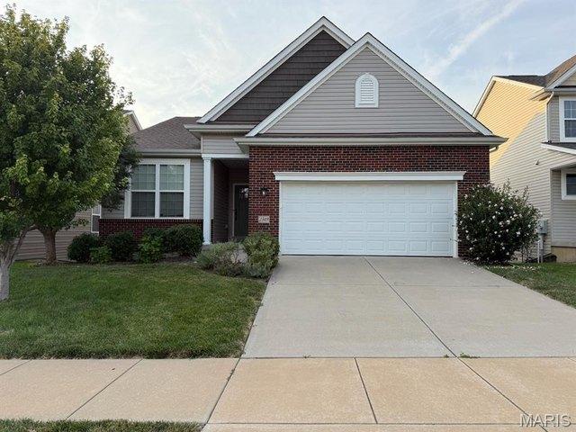 2349 Banon Dr, Saint Charles, MO 63301