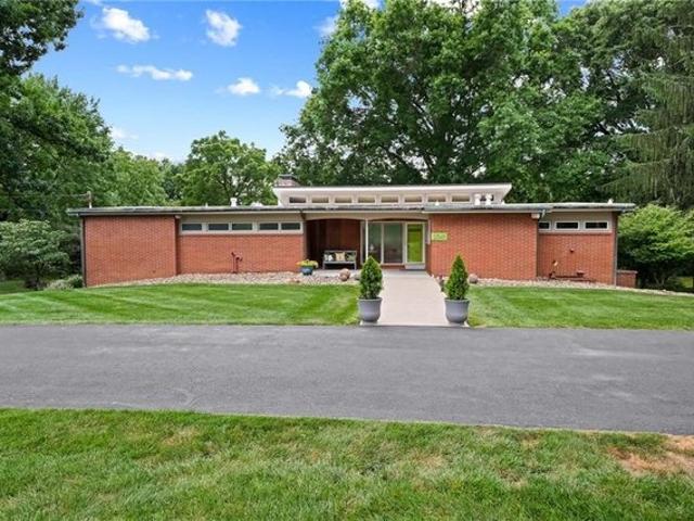 2349 James Dr, Pittsburgh, PA 15237