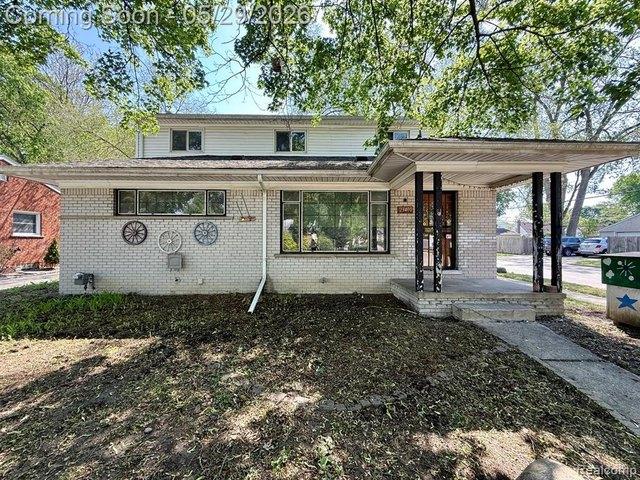 23400 Seneca St, Oak Park, MI 48237