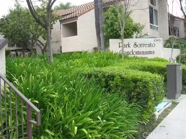 23401 Park Sorrento #32, Calabasas, CA 91302 MLS# SR25048413