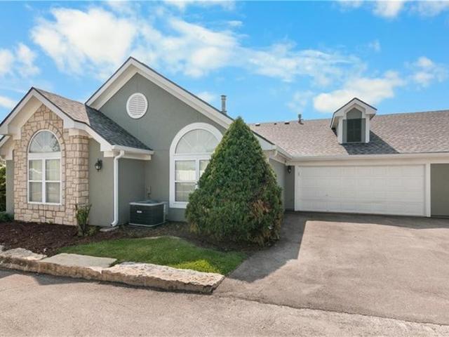 23402 W 71st Ter, Shawnee, KS 66227