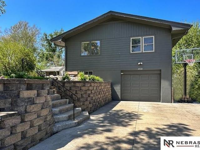 2340 N 71st St, Omaha, NE 68104