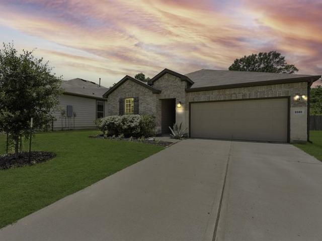 2340 N Amber Ruse Ct, Conroe, TX 77304