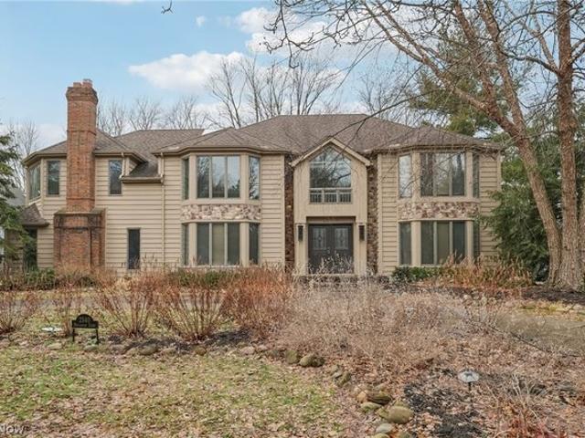 2340 Brigadoon Ct, Westlake, OH 44145