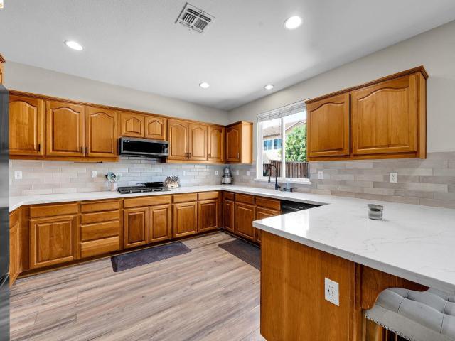 2340 Cambridge Dr