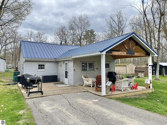 2340 Greenwood Rd, Lupton, MI 48635