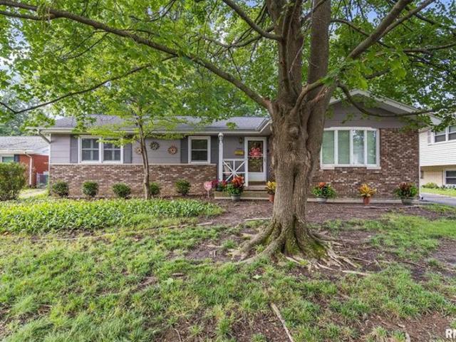 2340 Grinnell Dr, Springfield, IL 62704