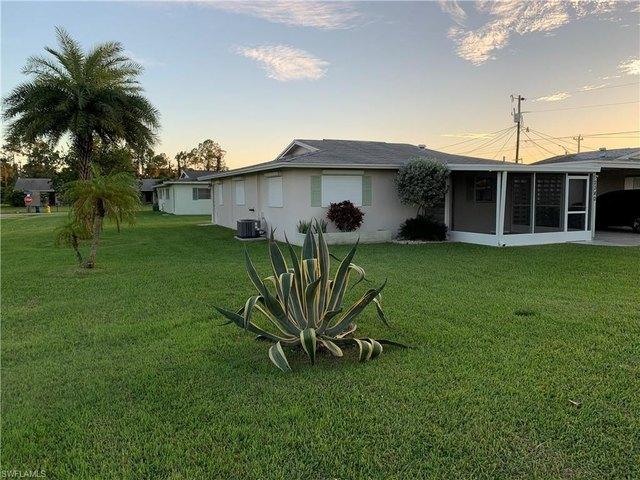 2340 Jacaranda Ct, Lehigh Acres, FL 33936